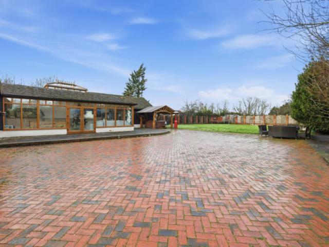 4 bedroom detached house for sale in Ashwells Road, Pilgrims Hatch, CM15