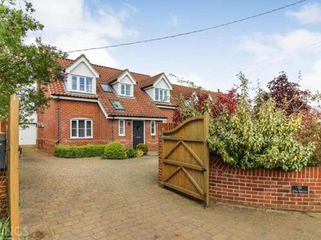 4 Bedroom Detached House For Sale In Ashwellthorpe
