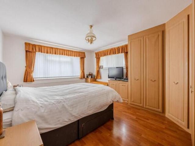 4 bedroom detached house for sale in Ashurst Avenue, Southend On Sea, SS2