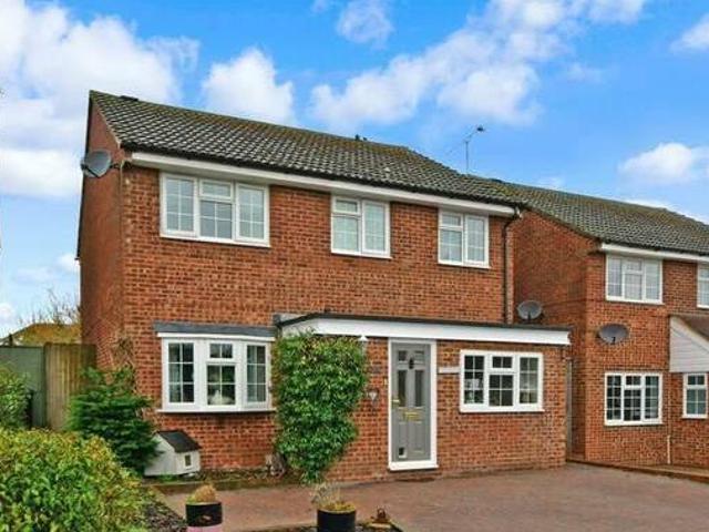4 bedroom detached house for sale in Austen Way Larkfield Aylesford Kent ME20