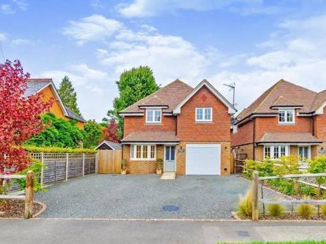 4 bedroom detached house for sale in Avenue Road Cranleigh GU6