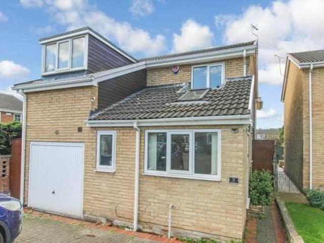 4 bedroom detached house for sale in Aviemore Road Doncaster DN4 DN4