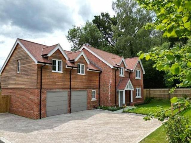 4 Bedroom Detached House For Sale In Awbridge, Romsey