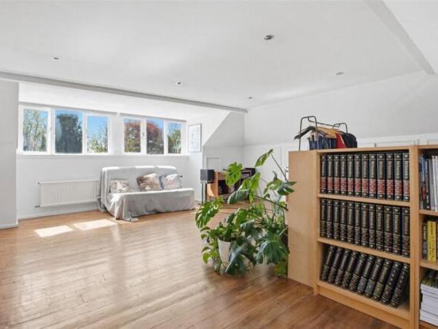 4 bedroom detached house for sale in Aytoun Road, Pollokshields, Glasgow, G41