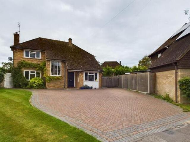 4 Bedroom Detached House For Sale In Aylesbury