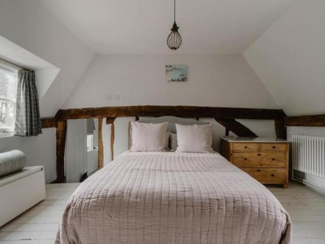 4 bedroom detached house for sale in Boughton Monchelsea, Kent, ME17