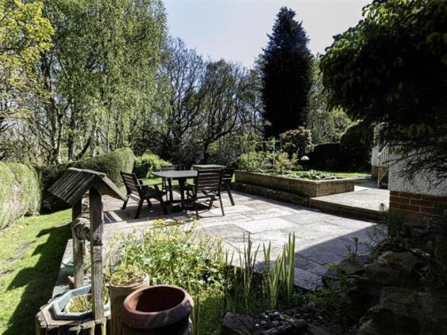 4 bedroom detached house for sale in Bourn View Road, Huddersfield, HD4