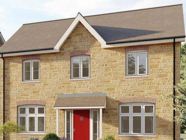 4 bedroom detached house for sale in Box Road Cam GL11 5DL GL11