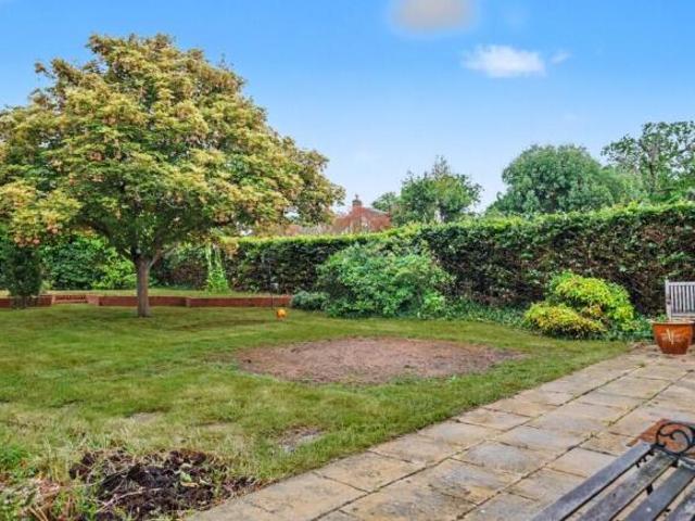 4 bedroom detached house for sale in Bodmin Road, Old Springfield, Chelmsford, CM1