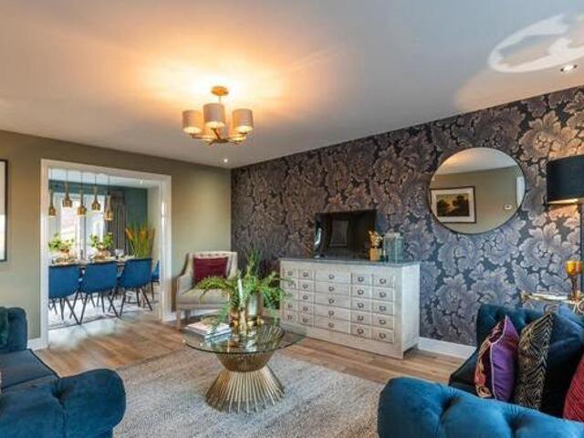 4 Bedroom Detached House For Sale In Bognor Regis, West Sussex