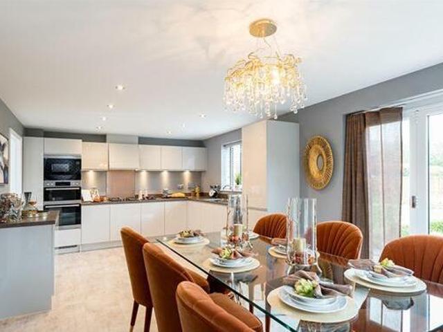 4 Bedroom Detached House For Sale In Boorley Green