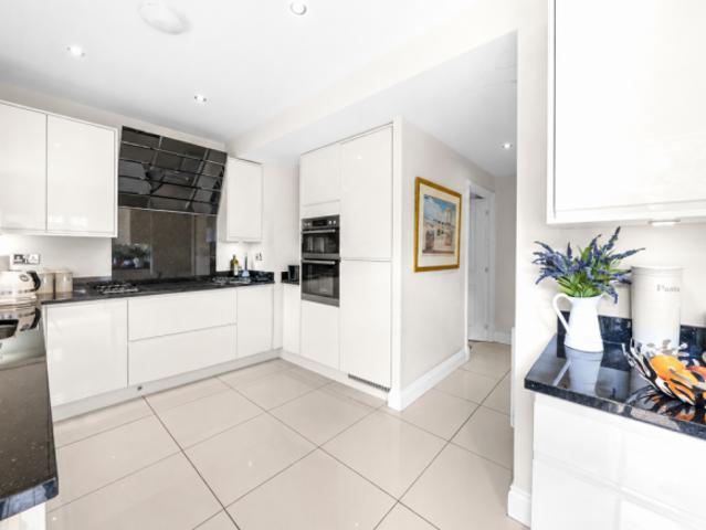 4 bedroom detached house for sale in Boston Spa. 41 Oxclose Road, LS23 6FA, LS23