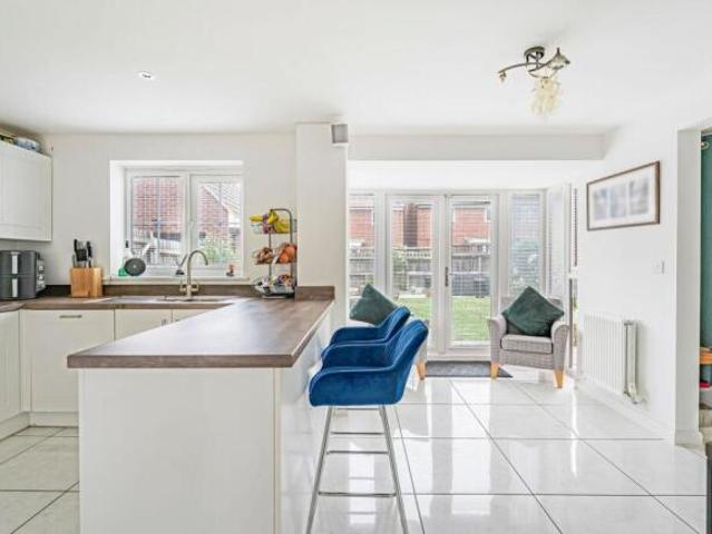 4 bedroom detached house for sale in Batsford Crescent, Swindon, SN25