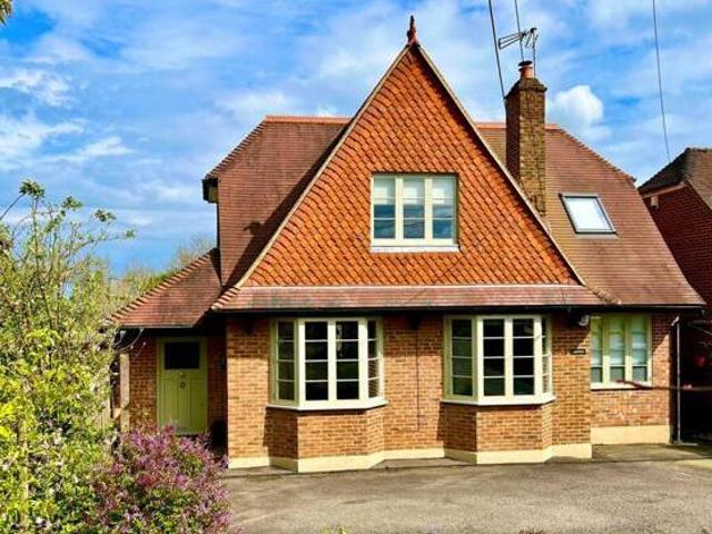 4 Bedroom Detached House For Sale In Battle