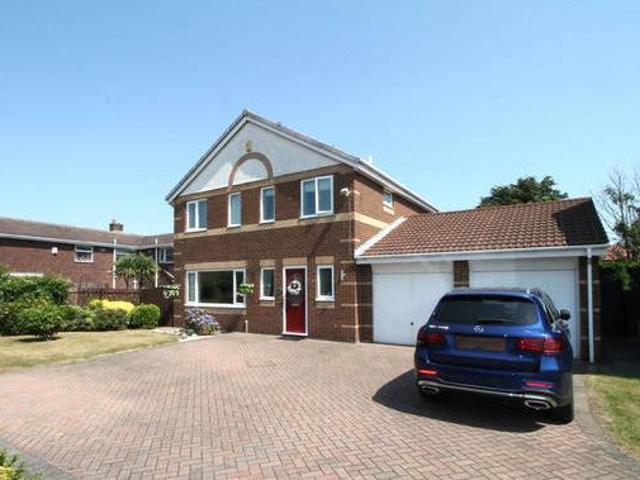 4 bedroom detached house for sale in Baulkham Hills Penshaw Houghton le Spring DH4
