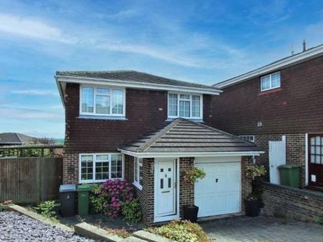 4 bedroom detached house for sale in Bay Tree Rise Calcot Reading RG31 RG31