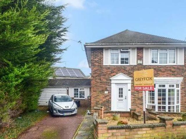 4 bedroom detached house for sale in Bayswater Drive Rainham Gillingham ME8