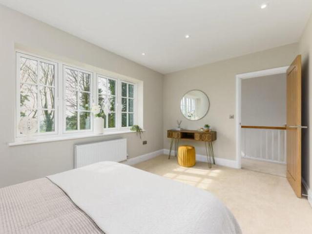 4 bedroom detached house for sale in Badgers Close, The Hill, Ashford, TN27 0LU, TN27