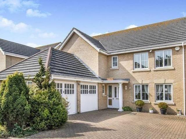 4 bedroom detached house for sale in Badgerwood Close Pakefield Suffolk NR33
