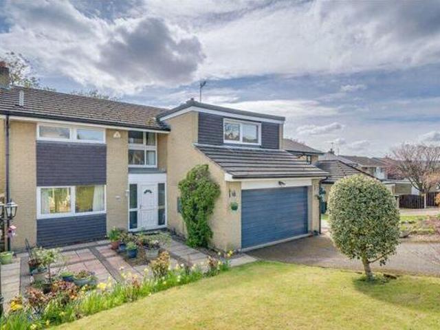 4 Bedroom Detached House For Sale In Baildon, West Yorkshire