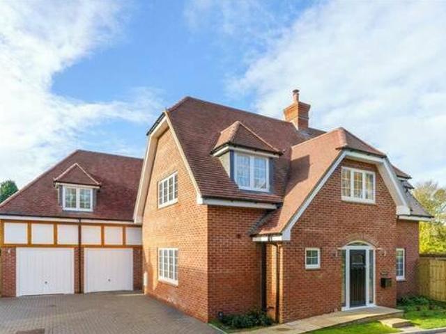 4 bedroom detached house for sale in Ballinger Road South Heath Great Missenden Buckinghamshire
