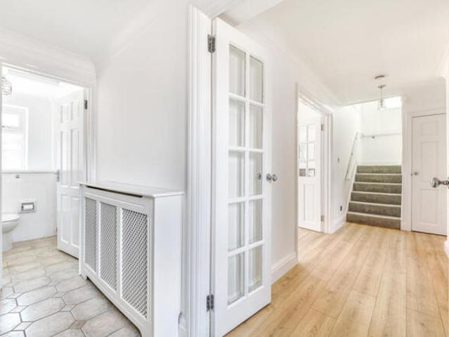 4 bedroom detached house for sale in Balmoral Way, Sutton, SM2