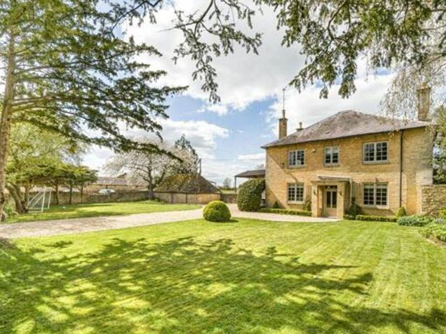 4 Bedroom Detached House For Sale In Bampton