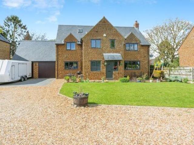 4 Bedroom Detached House For Sale In Banbury