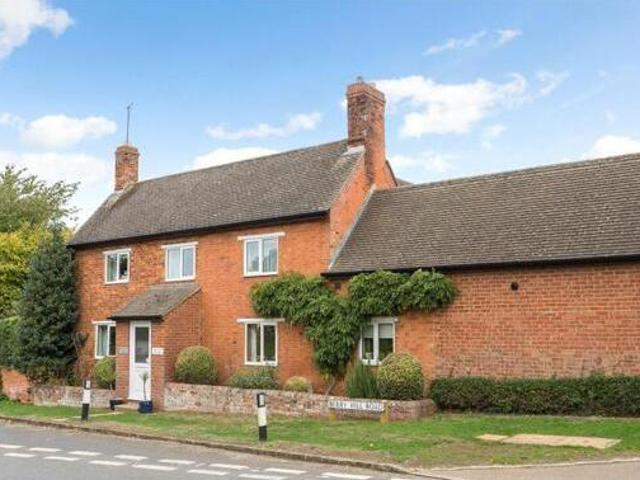 4 Bedroom Detached House For Sale In Banbury