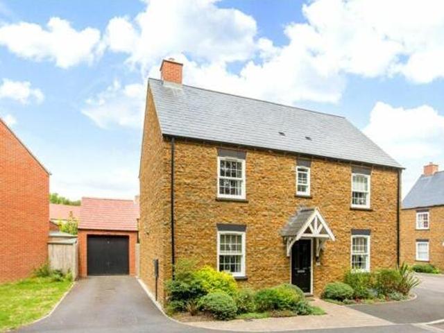 4 Bedroom Detached House For Sale In Banbury