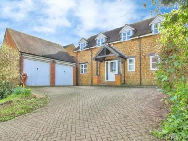 4 Bedroom Detached House For Sale In Banbury