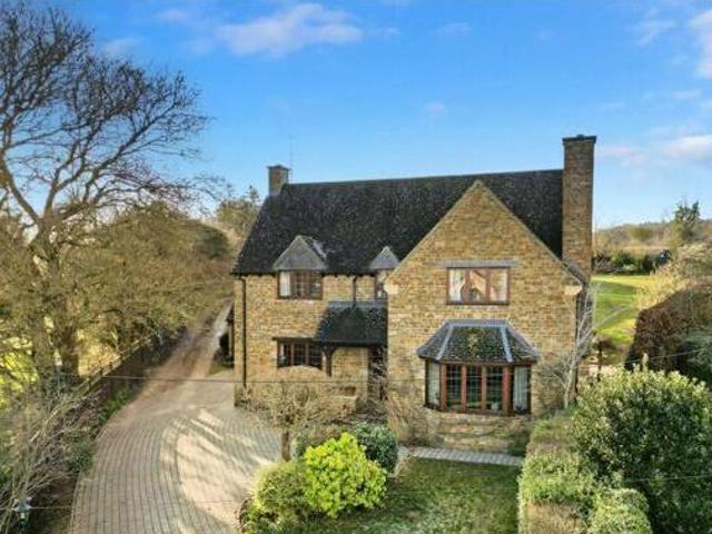 4 Bedroom Detached House For Sale In Banbury