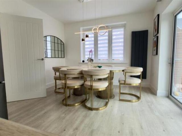 4 bedroom detached house for sale in Banbury Drive, Hampton Water, Peterborough, PE7