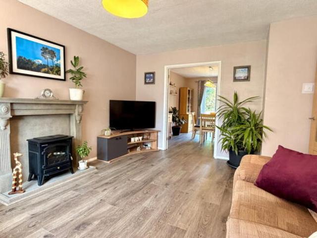 4 bedroom detached house for sale in Bank View, East Hunsbury, NN4