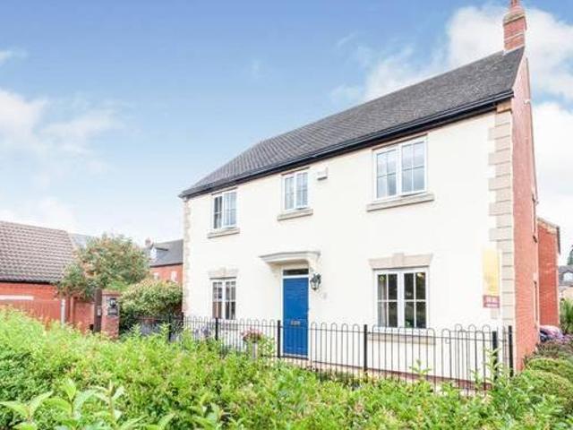 4 bedroom detached house for sale in Banks Drive Sandy Bedfordshire SG19 SG19