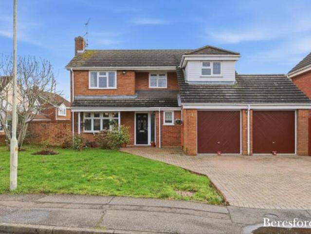 4 bedroom detached house for sale in Barnaby Rudge, Chelmsford, CM1