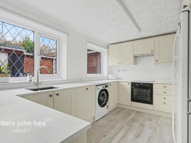 4 bedroom detached house for sale in Barncroft Road, Stoke On Trent ST6 6QF, ST6