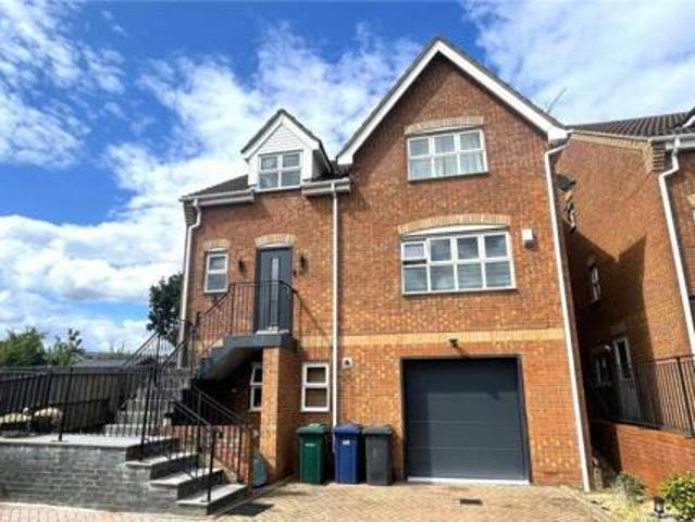 4 Bedroom Detached House For Sale In Barnet, Hertfordshire