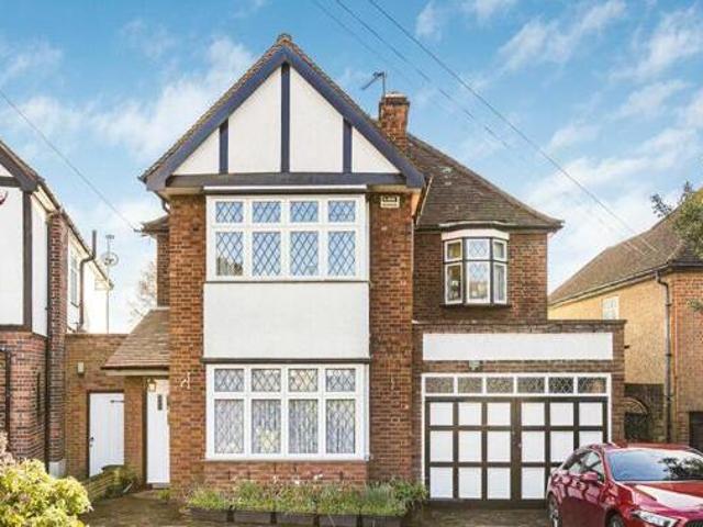 4 Bedroom Detached House For Sale In Barnet