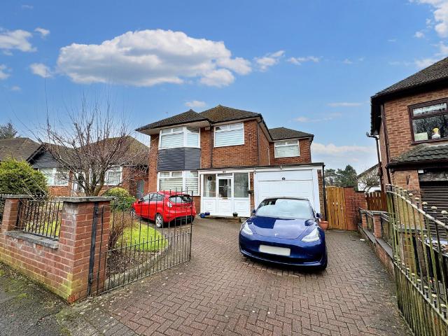 4 bedroom detached house for sale in Barnhill Road, Prestwich, M25