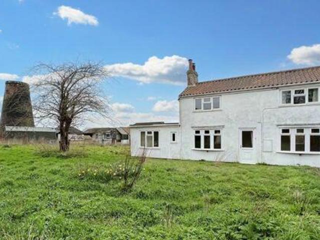 4 Bedroom Detached House For Sale In Barrow Road