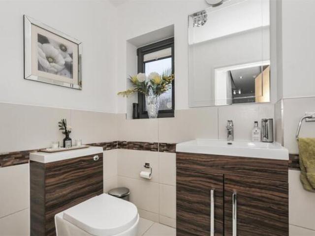 4 bedroom detached house for sale in Barrett Place, Uxbridge, UB10