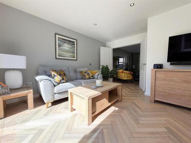 4 bedroom detached house for sale in Barrie Avenue, Bothwell, Glasgow, G71
