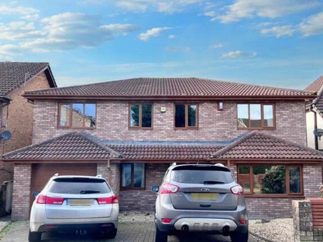4 Bedroom Detached House For Sale In Barry