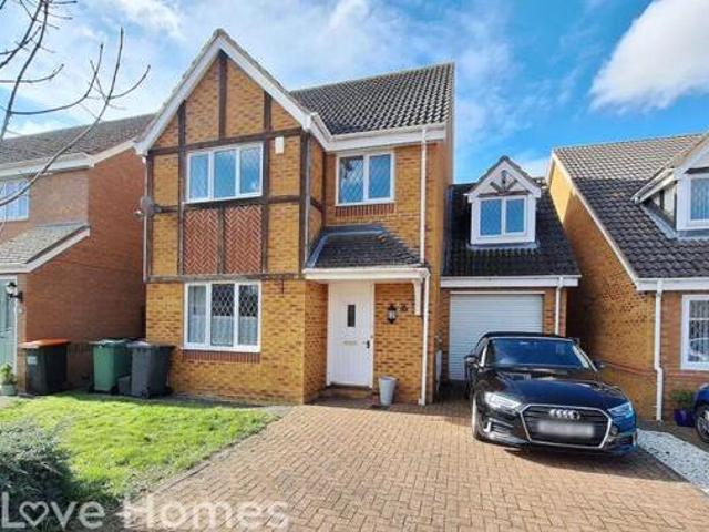 4 Bedroom Detached House For Sale In Barton le clay