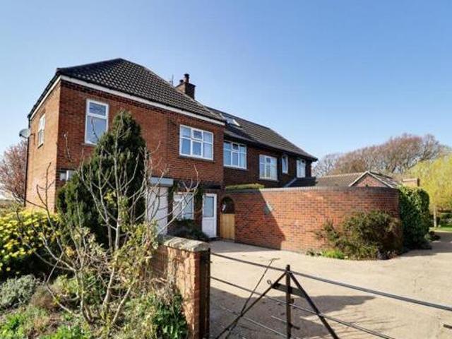 4 Bedroom Detached House For Sale In Barton upon humber