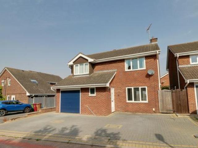 4 Bedroom Detached House For Sale In Barton upon humber