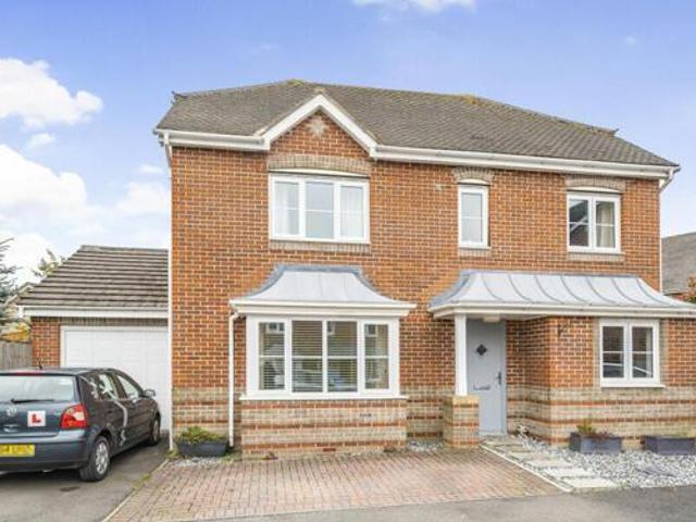 4 Bedroom Detached House For Sale In Basingstoke