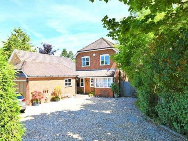 4 Bedroom Detached House For Sale In Basingstoke, Hampshire