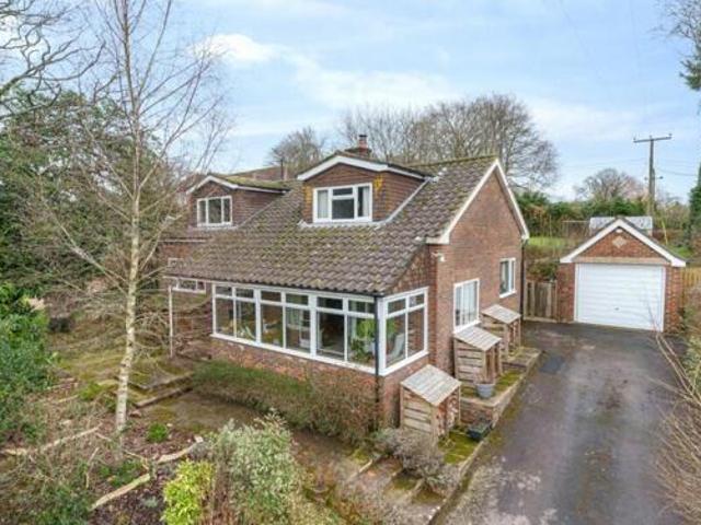 4 Bedroom Detached House For Sale In Basingstoke, Hampshire